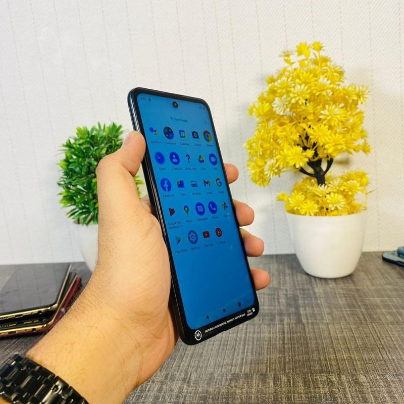 Motorola Moto E40 | Dual Sim | 64GB Storage | 4GB RAM | Octa Core Processor | 5000 mAh Battery ...